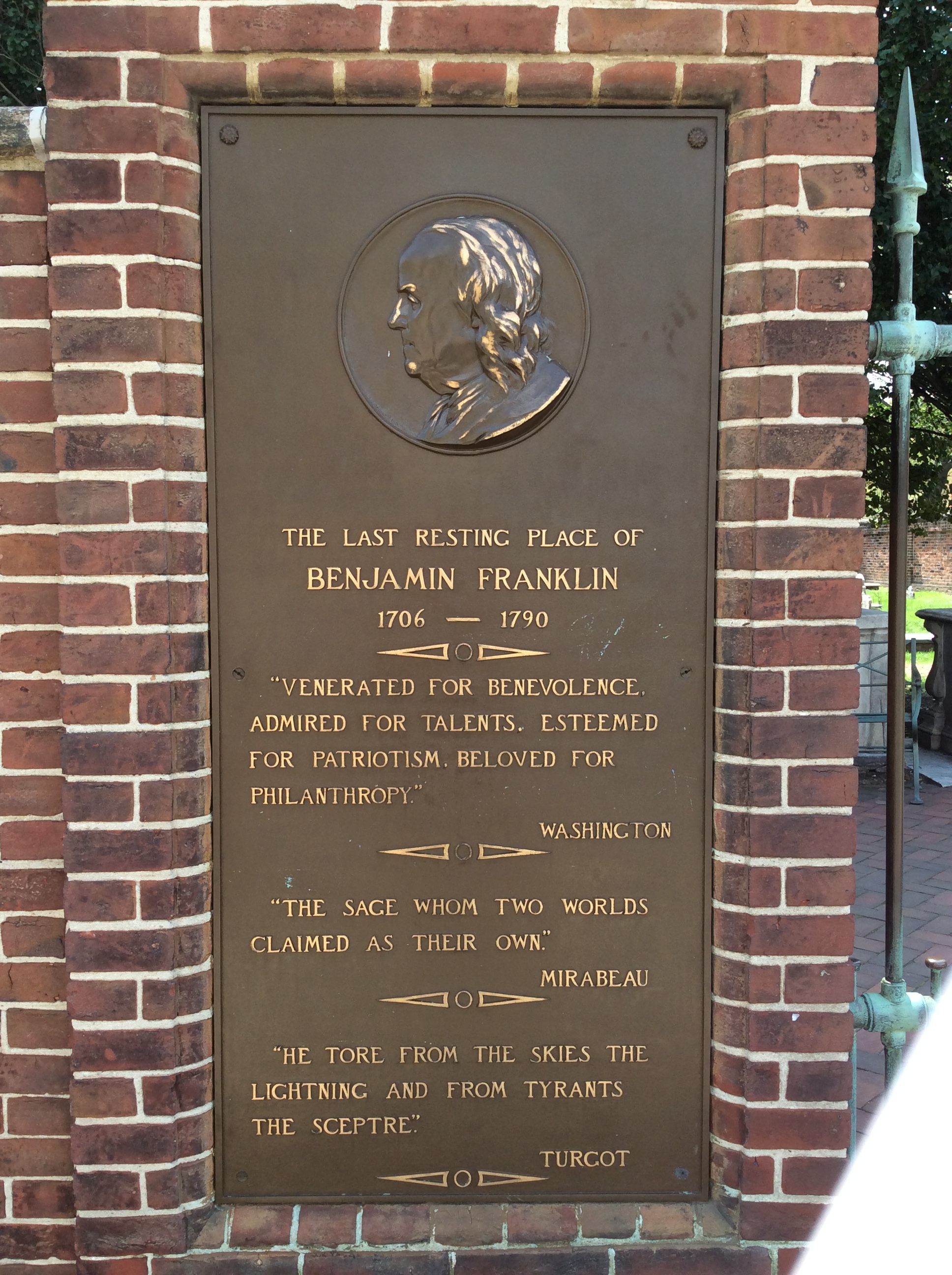 Photobook: Benjamin Franklin’s Grave in Old Town Philadelphia ...